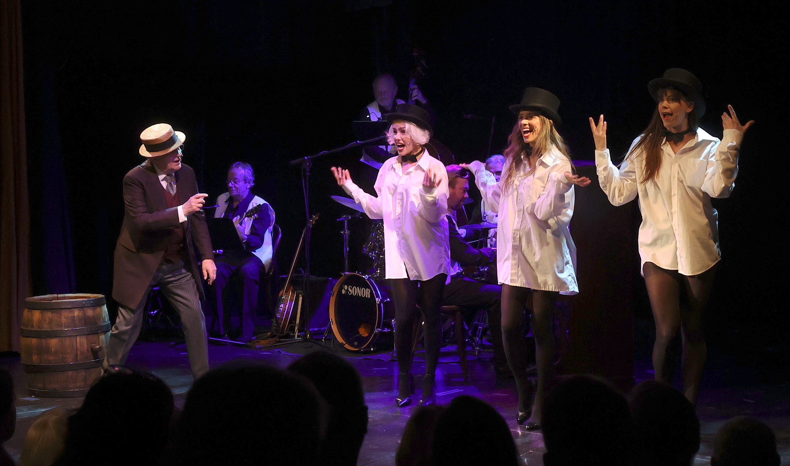 Devatenáct tváří jazzu | Divadlo Semafor