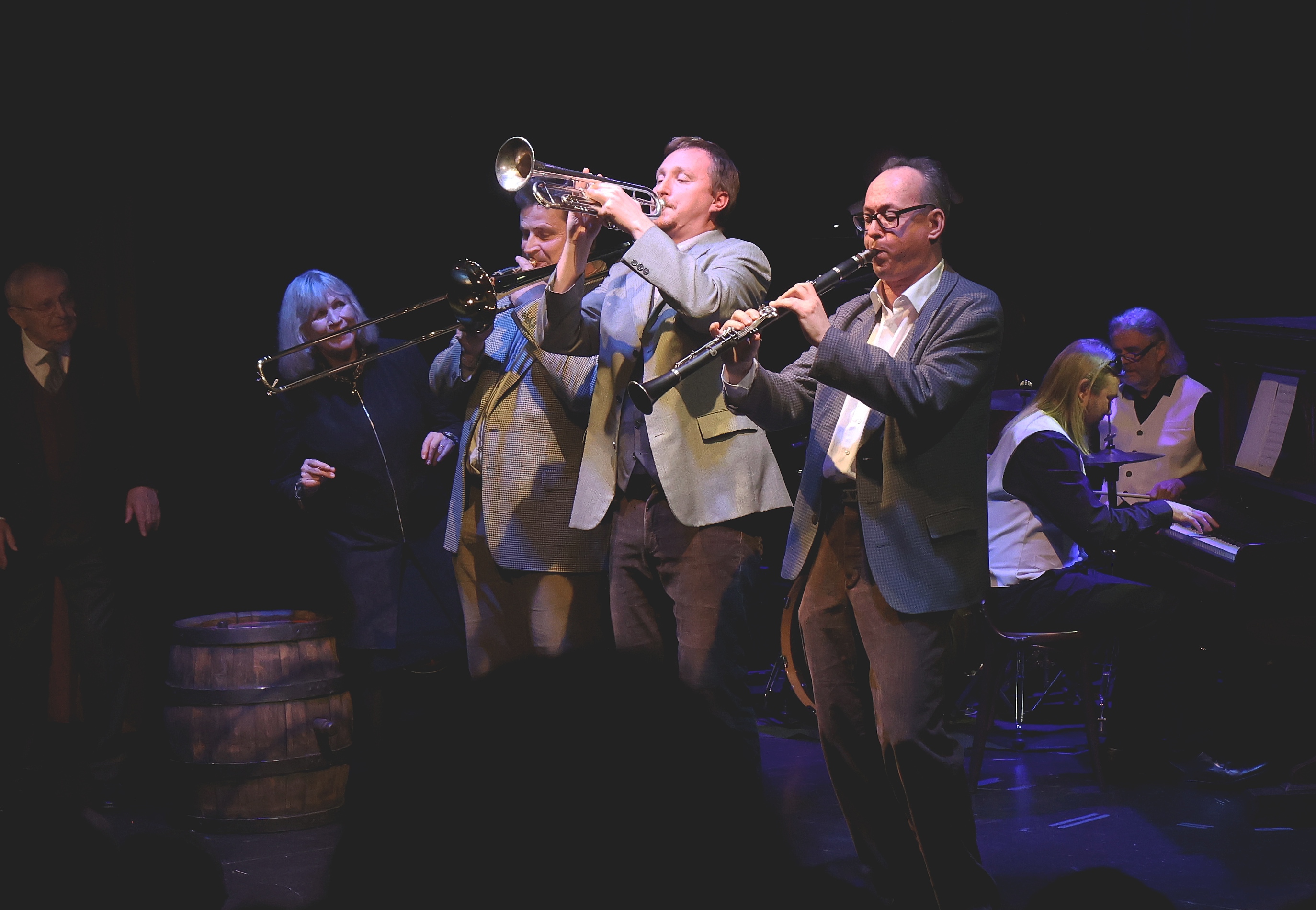 Devatenáct tváří jazzu | Divadlo Semafor